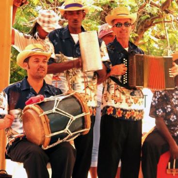 Güiro, Güira, y Güícharo: Introducción - Latino Music Cafe